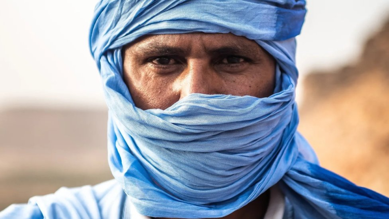 La tenue sahraouie : un voyage au cœur de la culture touarègue ...